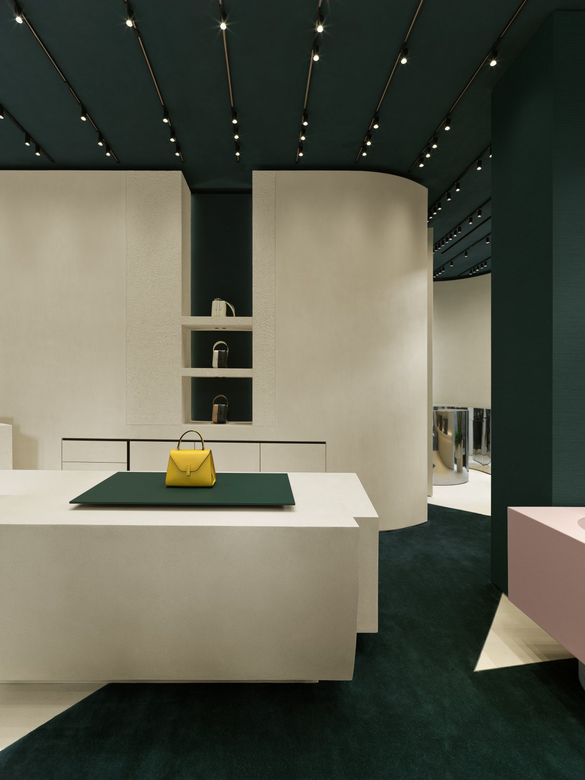 YINJISPACE - Andrea Tognon x Valextra Store